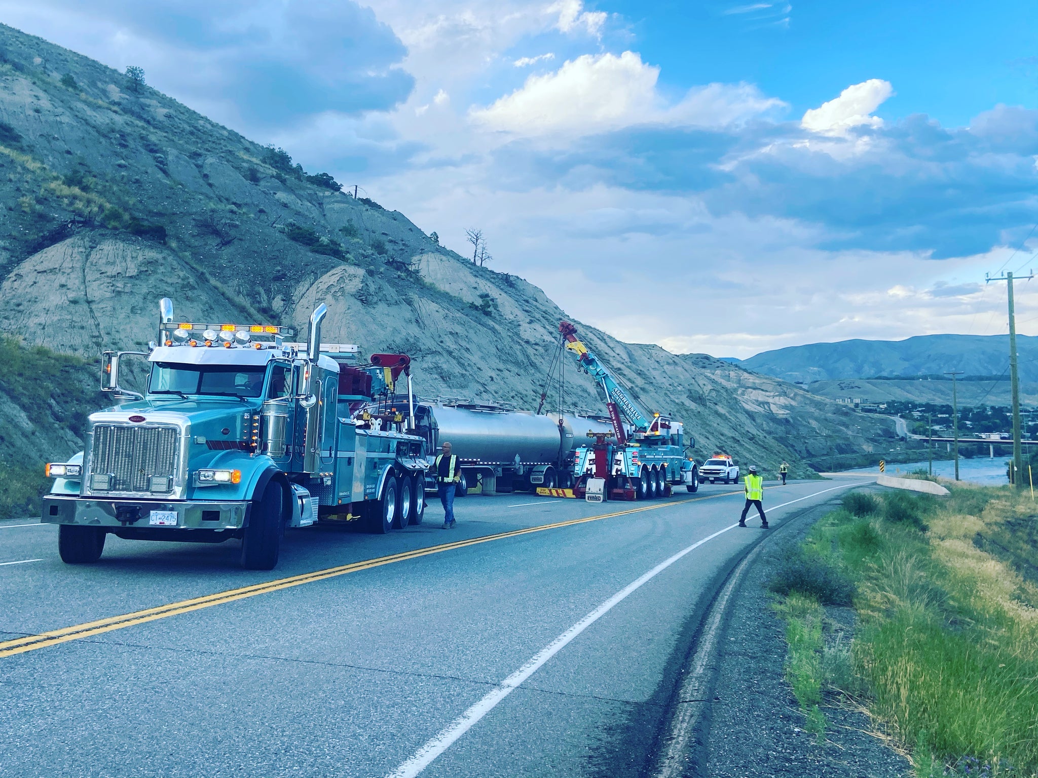 Aggressive Auto Towing - Rotators– Aggressive Auto Towing Ltd.